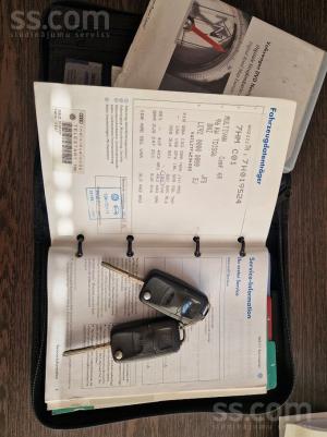 Black Volkswagen Multivan 2006 in Valmiera, with an engine capacity of 2.50 L and mileage of 358 thousand km for 8500 €, photo 32 on AUTOMOTO.COM.LV