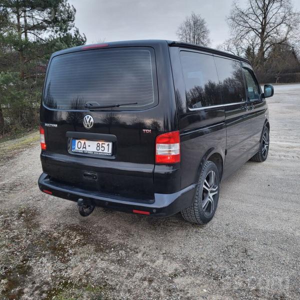 Melns Volkswagen Multivan 2007 Tukums, ar dzinēja tilpumu 2.50 L un nobraukumu 298 tūkst. km par 6800 €, foto 3 vietnē AUTOMOTO.COM.LV