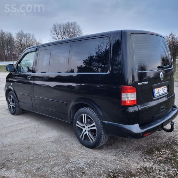 Melns Volkswagen Multivan 2007 Tukums, ar dzinēja tilpumu 2.50 L un nobraukumu 298 tūkst. km par 6800 €, foto 4 vietnē AUTOMOTO.COM.LV