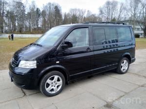 Melns Volkswagen Multivan 2007 Rīga, ar dzinēja tilpumu 1.90 L un nobraukumu 300 tūkst. km par 8598 €, foto  vietnē AUTOMOTO.COM.LV