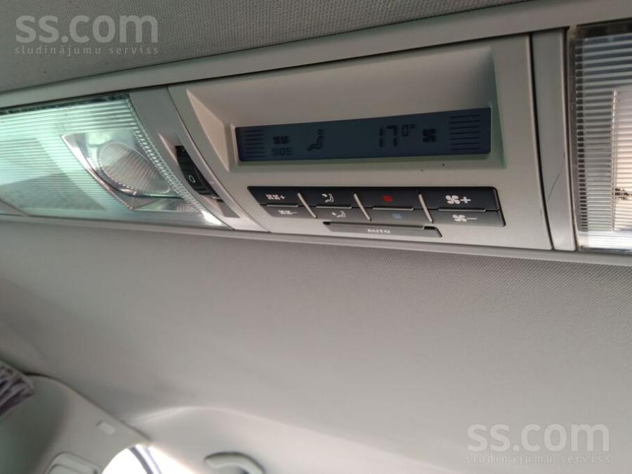 Melns Volkswagen Multivan 2007 Rīga, ar dzinēja tilpumu 1.90 L un nobraukumu 300 tūkst. km par 8598 €, foto 15 vietnē AUTOMOTO.COM.LV