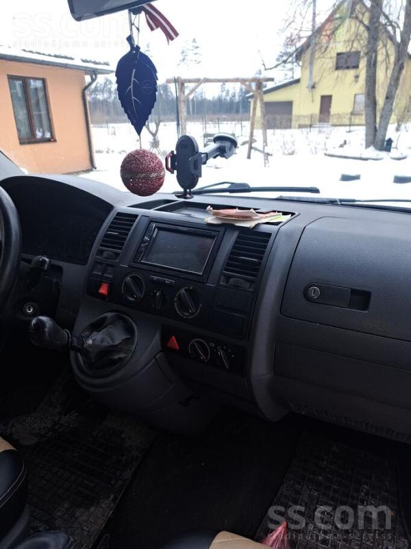 Melns Volkswagen Multivan 2008 Rīga, ar dzinēja tilpumu 1.90 L un nobraukumu 243 tūkst. km par 10000 €, foto 8 vietnē AUTOMOTO.COM.LV