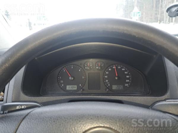 Melns Volkswagen Multivan 2008 Rīga, ar dzinēja tilpumu 1.90 L un nobraukumu 243 tūkst. km par 10000 €, foto 9 vietnē AUTOMOTO.COM.LV
