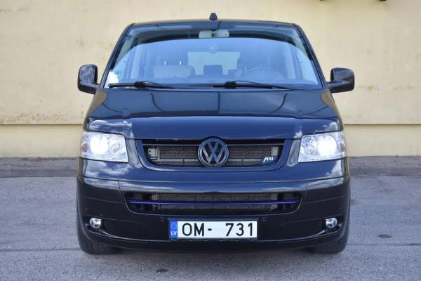 Black Volkswagen Multivan 2009 in Talsi, with an engine capacity of 2.50 L and mileage of 315 thousand km for 10800 €, photo 3 on AUTOMOTO.COM.LV