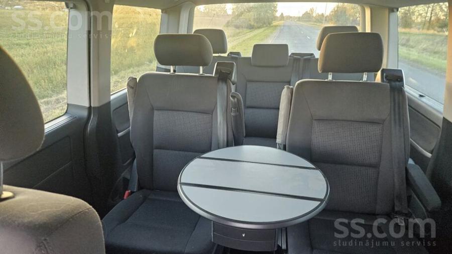 Black Volkswagen Multivan 2009 in Riga, with an engine capacity of 2.50 L and mileage of 428 thousand km for 4500 €, photo 5 on AUTOMOTO.COM.LV