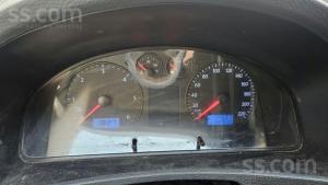 Black Volkswagen Multivan 2009 in Riga, with an engine capacity of 2.50 L and mileage of 428 thousand km for 4500 €, photo 6 on AUTOMOTO.COM.LV