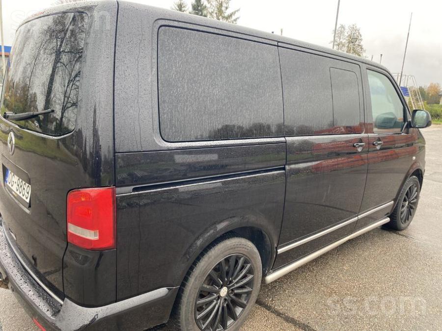 Black Volkswagen Multivan 2010 in Jelgava, with an engine capacity of 2.00 L and mileage of 328 thousand km for 14500 €, photo 4 on AUTOMOTO.COM.LV