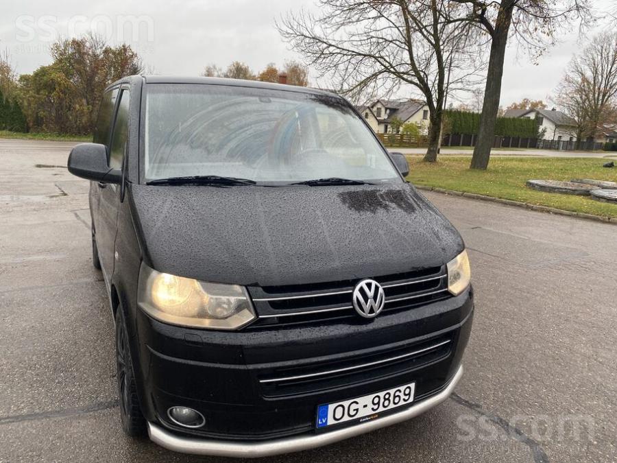 Black Volkswagen Multivan 2010 in Jelgava, with an engine capacity of 2.00 L and mileage of 328 thousand km for 14500 €, photo 7 on AUTOMOTO.COM.LV