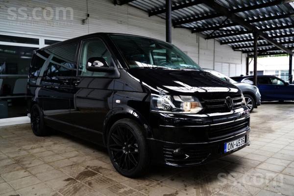 Black Volkswagen Multivan 2010 in Riga, with an engine capacity of 2.00 L and mileage of 219 thousand km for 15950 €, photo 4 on AUTOMOTO.COM.LV