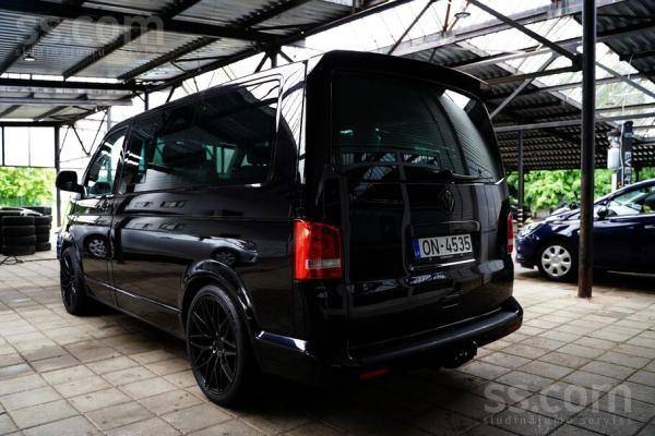 Black Volkswagen Multivan 2010 in Riga, with an engine capacity of 2.00 L and mileage of 219 thousand km for 15950 €, photo 5 on AUTOMOTO.COM.LV