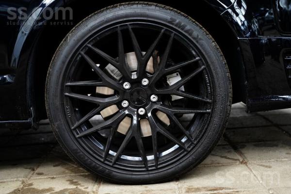 Black Volkswagen Multivan 2010 in Riga, with an engine capacity of 2.00 L and mileage of 219 thousand km for 15950 €, photo 8 on AUTOMOTO.COM.LV