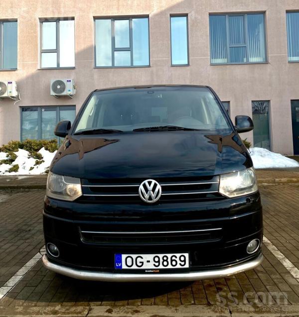 Melns Volkswagen Multivan 2010 Jelgava, ar dzinēja tilpumu 2.00 L un nobraukumu 330 tūkst. km par 14995 €, foto 2 vietnē AUTOMOTO.COM.LV