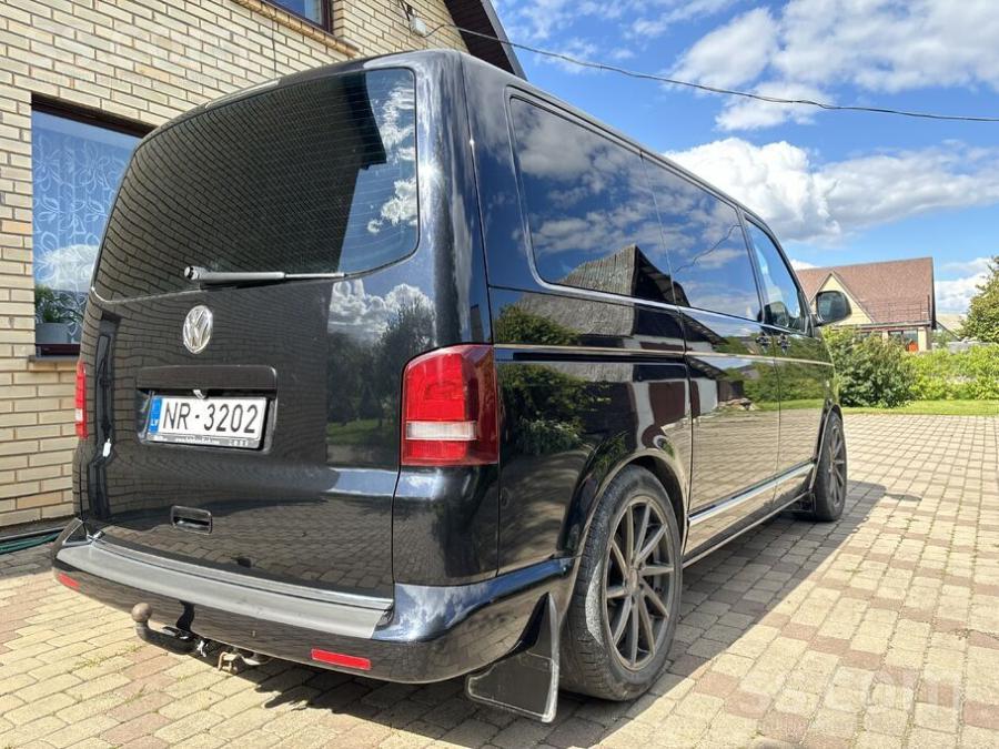 Black Volkswagen Multivan 2010 in Bauska, with an engine capacity of 2.00 L and mileage of 212 thousand km for 12500 €, photo 9 on AUTOMOTO.COM.LV