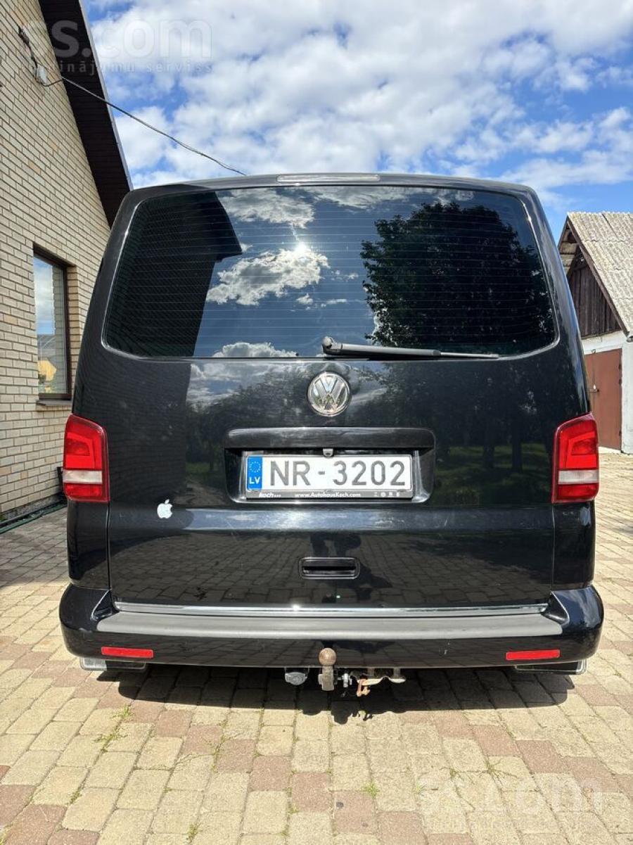 Black Volkswagen Multivan 2010 in Bauska, with an engine capacity of 2.00 L and mileage of 212 thousand km for 12500 €, photo 10 on AUTOMOTO.COM.LV