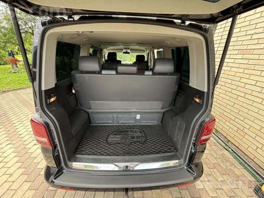 Black Volkswagen Multivan 2010 in Bauska, with an engine capacity of 2.00 L and mileage of 212 thousand km for 12500 €, photo 18 on AUTOMOTO.COM.LV