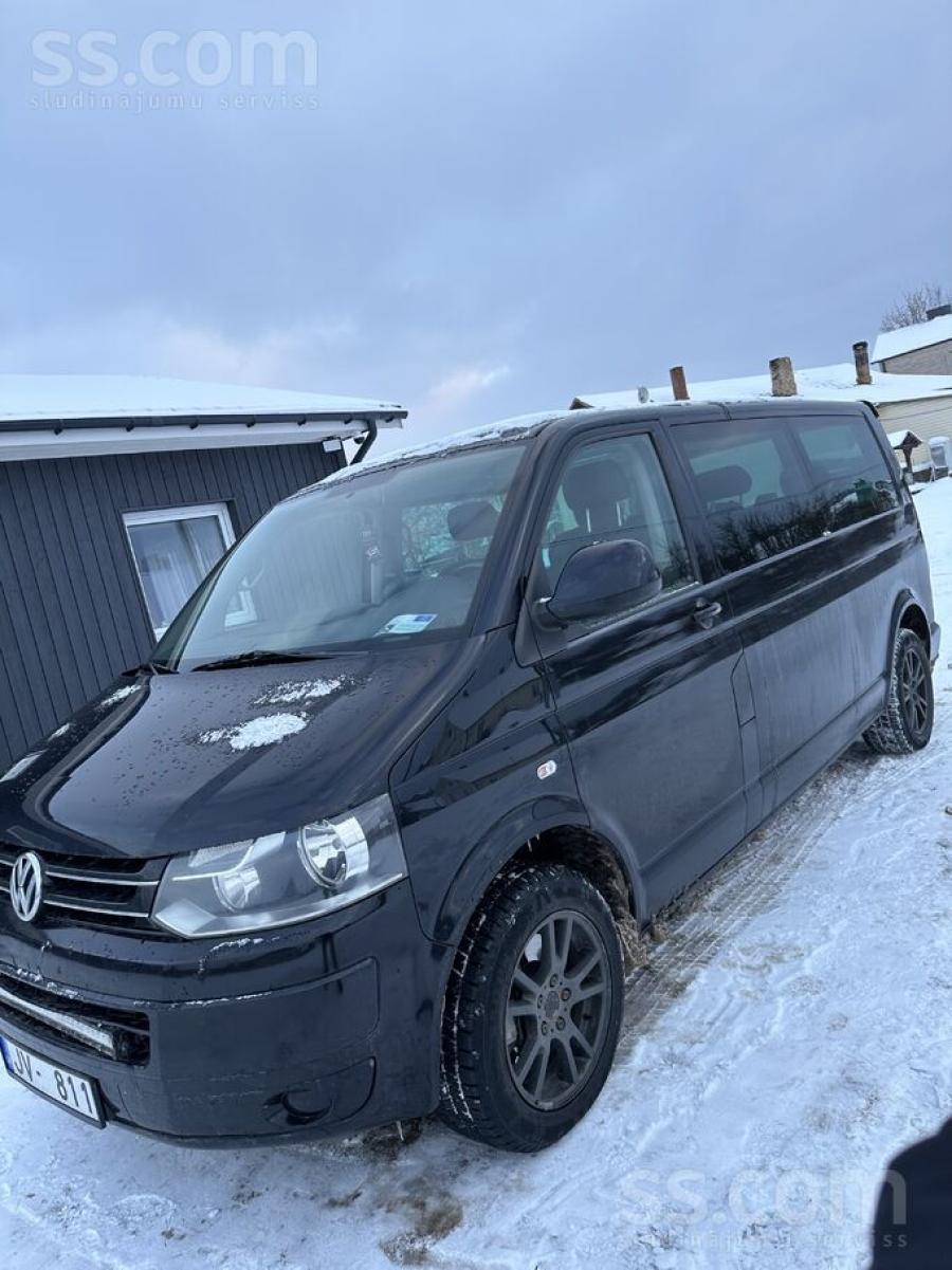Melns Volkswagen Multivan 2011 Rēzekne, ar dzinēja tilpumu 2.00 L un nobraukumu 283 tūkst. km par 19000 €, foto 1 vietnē AUTOMOTO.COM.LV