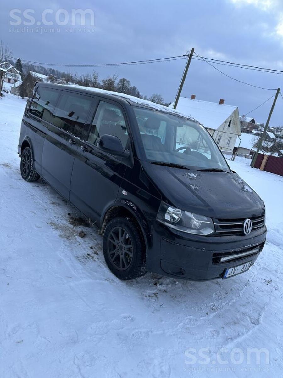 Melns Volkswagen Multivan 2011 Rēzekne, ar dzinēja tilpumu 2.00 L un nobraukumu 283 tūkst. km par 19000 €, foto 2 vietnē AUTOMOTO.COM.LV