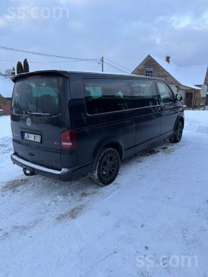 Melns Volkswagen Multivan 2011 Rēzekne, ar dzinēja tilpumu 2.00 L un nobraukumu 283 tūkst. km par 19000 €, foto 3 vietnē AUTOMOTO.COM.LV