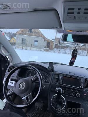 Melns Volkswagen Multivan 2011 Rēzekne, ar dzinēja tilpumu 2.00 L un nobraukumu 283 tūkst. km par 19000 €, foto 5 vietnē AUTOMOTO.COM.LV