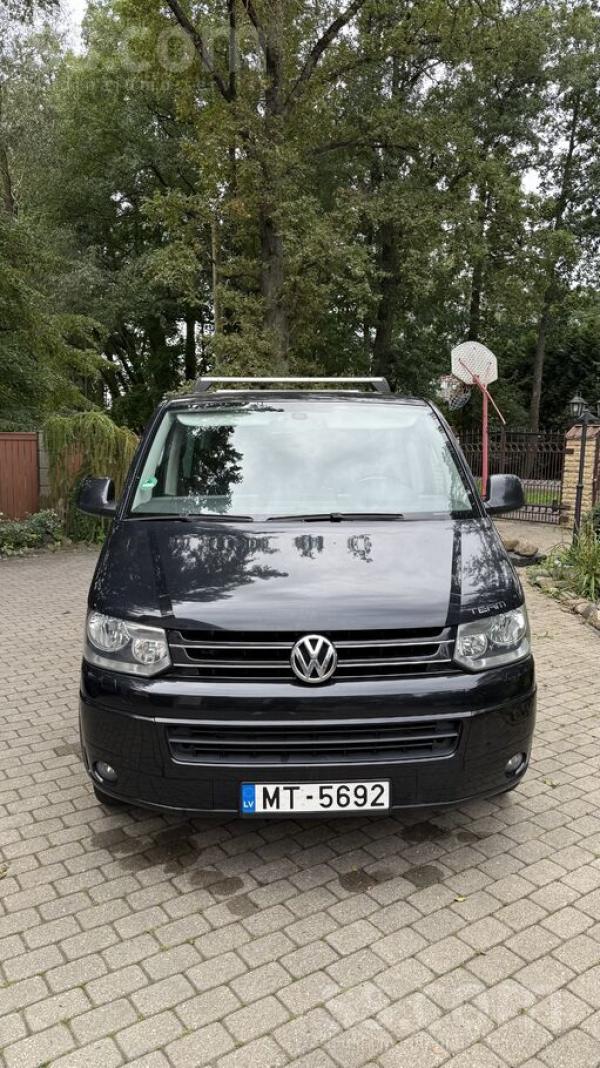 Melns Volkswagen Multivan 2011 Rīga, ar dzinēja tilpumu 2.00 L un nobraukumu 263 tūkst. km par 17300 €, foto 4 vietnē AUTOMOTO.COM.LV