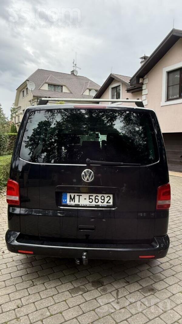 Melns Volkswagen Multivan 2011 Rīga, ar dzinēja tilpumu 2.00 L un nobraukumu 263 tūkst. km par 17300 €, foto 6 vietnē AUTOMOTO.COM.LV