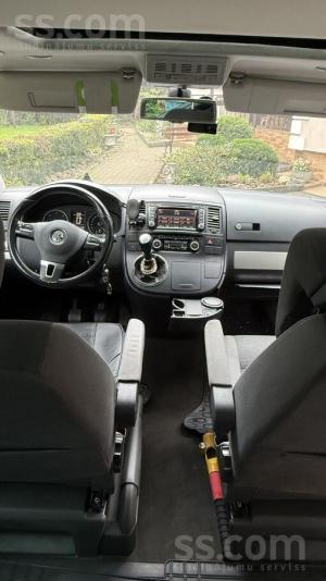 Melns Volkswagen Multivan 2011 Rīga, ar dzinēja tilpumu 2.00 L un nobraukumu 263 tūkst. km par 17300 €, foto 9 vietnē AUTOMOTO.COM.LV