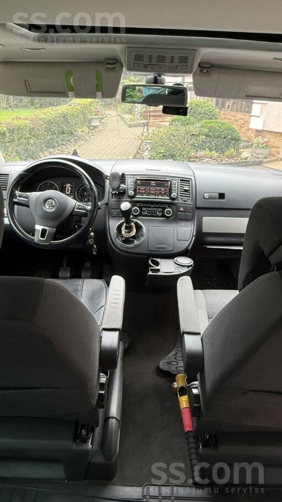 Melns Volkswagen Multivan 2011 Rīga, ar dzinēja tilpumu 2.00 L un nobraukumu 263 tūkst. km par 17300 €, foto 9 vietnē AUTOMOTO.COM.LV