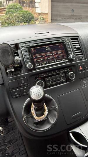 Melns Volkswagen Multivan 2011 Rīga, ar dzinēja tilpumu 2.00 L un nobraukumu 263 tūkst. km par 17300 €, foto 11 vietnē AUTOMOTO.COM.LV