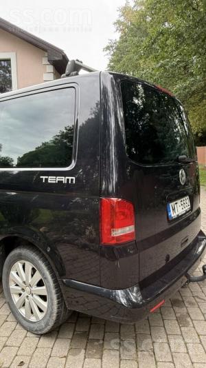 Melns Volkswagen Multivan 2011 Rīga, ar dzinēja tilpumu 2.00 L un nobraukumu 263 tūkst. km par 17300 €, foto 13 vietnē AUTOMOTO.COM.LV