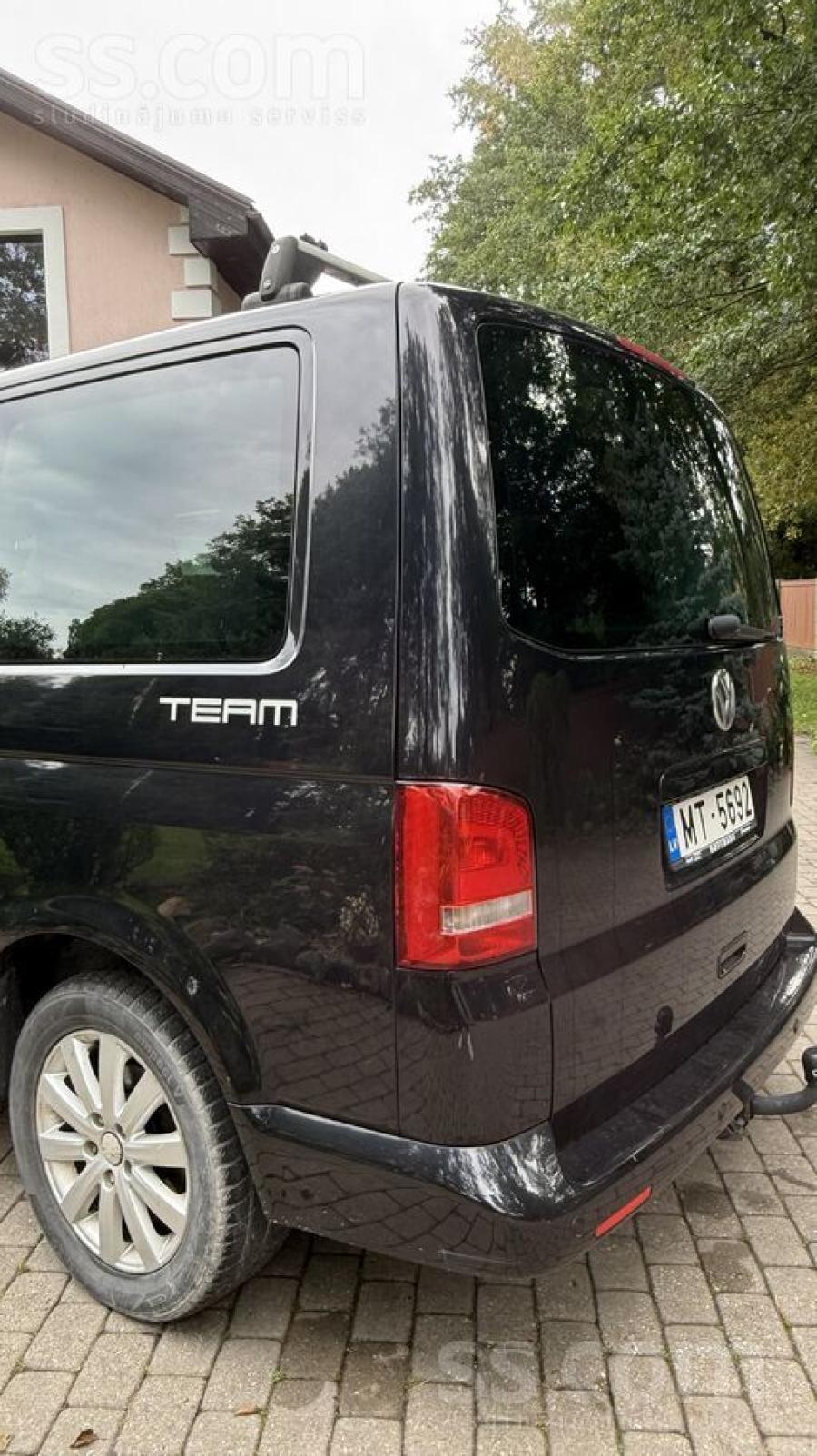 Melns Volkswagen Multivan 2011 Rīga, ar dzinēja tilpumu 2.00 L un nobraukumu 263 tūkst. km par 17300 €, foto 13 vietnē AUTOMOTO.COM.LV