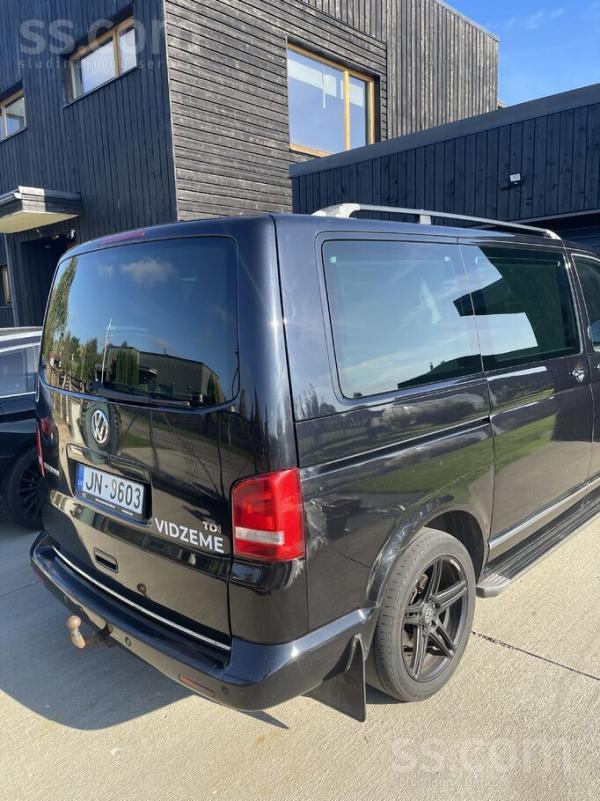 Black Volkswagen Multivan 2011 in Riga, with an engine capacity of 2.00 L and mileage of 435 thousand km for 11000 €, photo 6 on AUTOMOTO.COM.LV