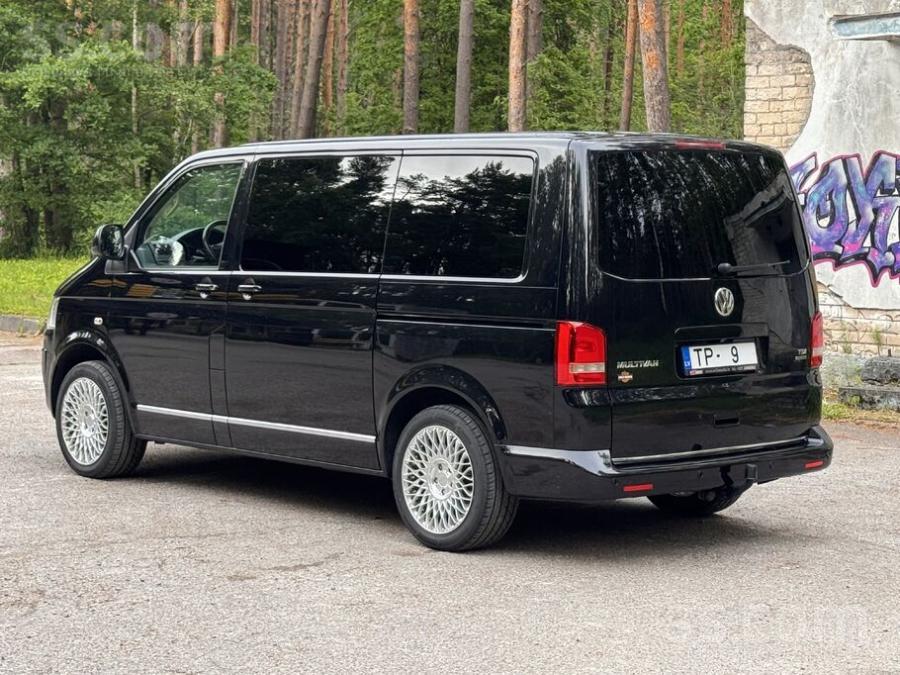Black Volkswagen Multivan 2012 in Riga, with an engine capacity of 2.00 L and mileage of 216 thousand km for 18000 €, photo 3 on AUTOMOTO.COM.LV