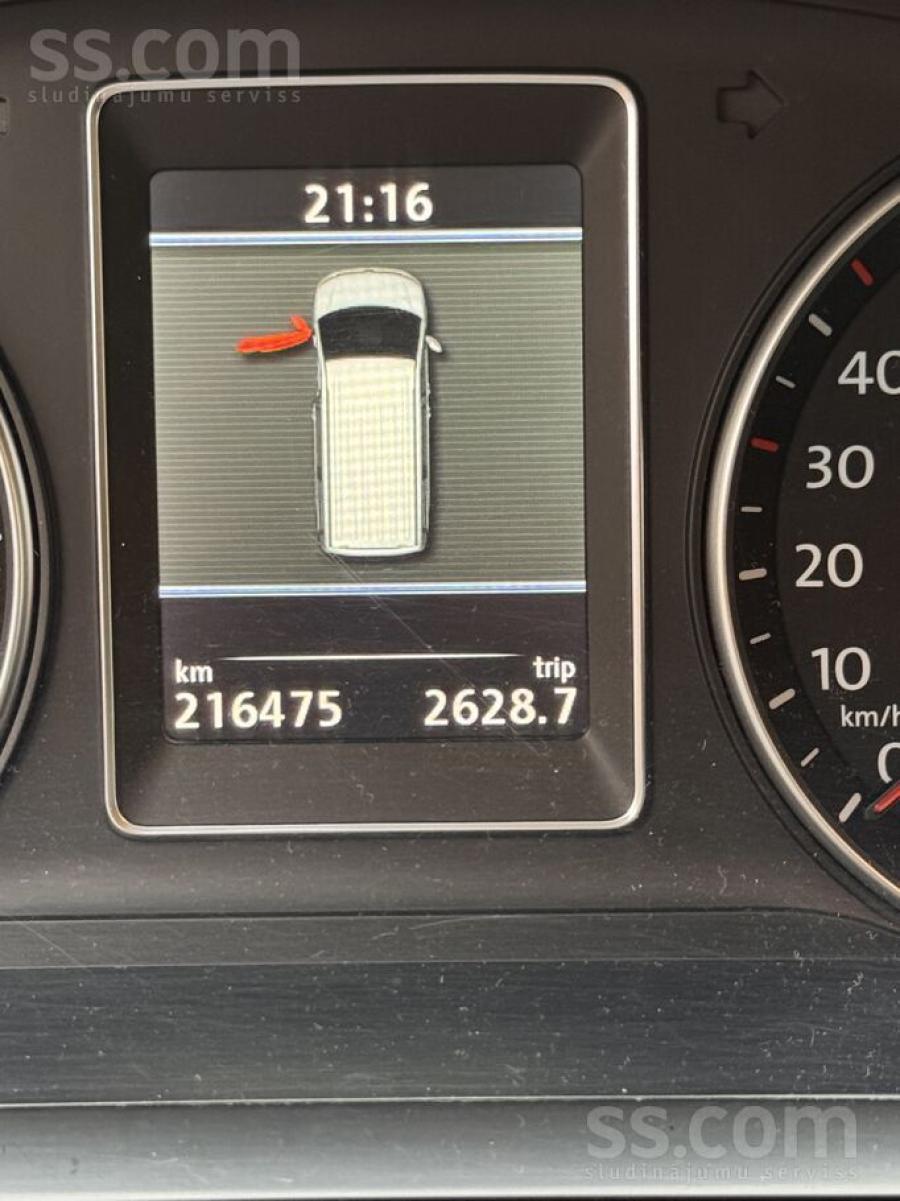 Black Volkswagen Multivan 2012 in Riga, with an engine capacity of 2.00 L and mileage of 216 thousand km for 18000 €, photo 10 on AUTOMOTO.COM.LV