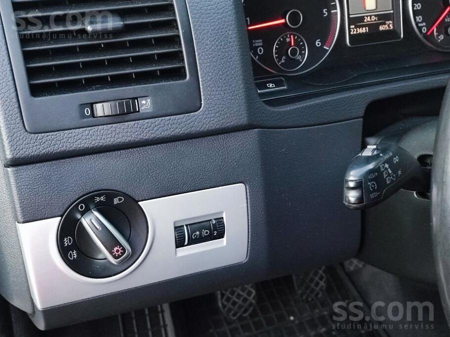 Melns Volkswagen Multivan 2012 Rīga, ar dzinēja tilpumu 2.00 L un nobraukumu 0 tūkst. km par 17000 €, foto 15 vietnē AUTOMOTO.COM.LV