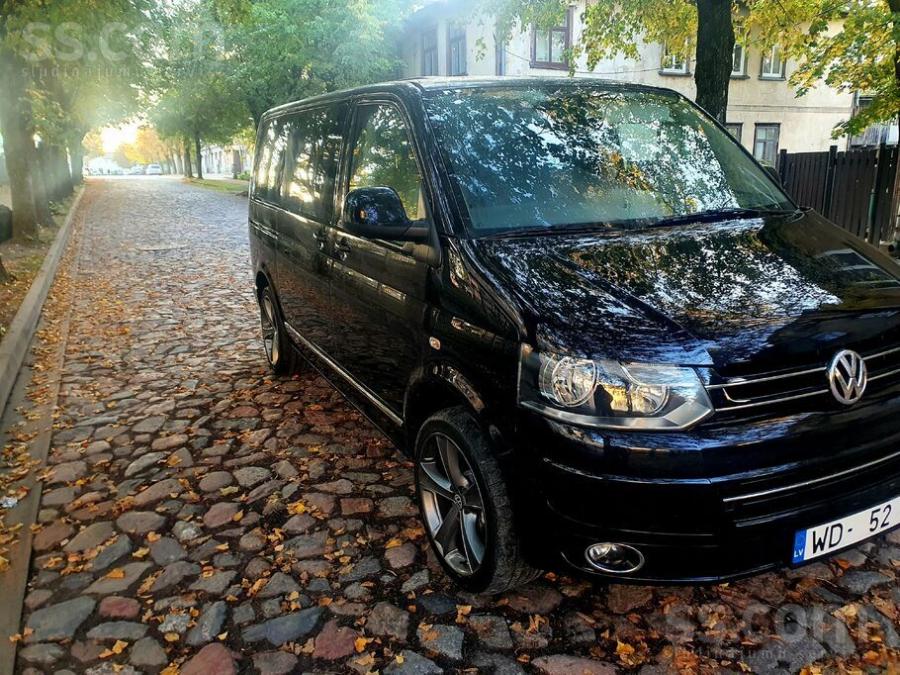 Melns Volkswagen Multivan 2013 Tukums, ar dzinēja tilpumu 2.00 L un nobraukumu 246 tūkst. km par 15500 €, foto 5 vietnē AUTOMOTO.COM.LV