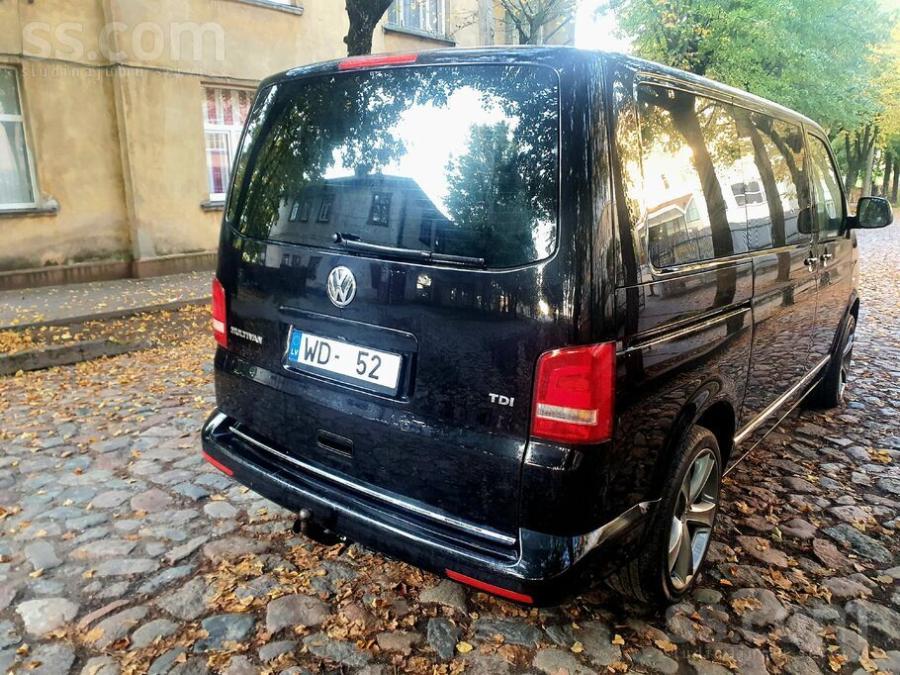 Melns Volkswagen Multivan 2013 Tukums, ar dzinēja tilpumu 2.00 L un nobraukumu 246 tūkst. km par 15500 €, foto 8 vietnē AUTOMOTO.COM.LV