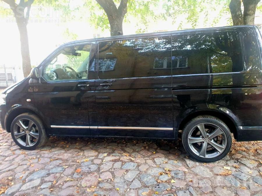 Melns Volkswagen Multivan 2013 Tukums, ar dzinēja tilpumu 2.00 L un nobraukumu 246 tūkst. km par 15500 €, foto 10 vietnē AUTOMOTO.COM.LV