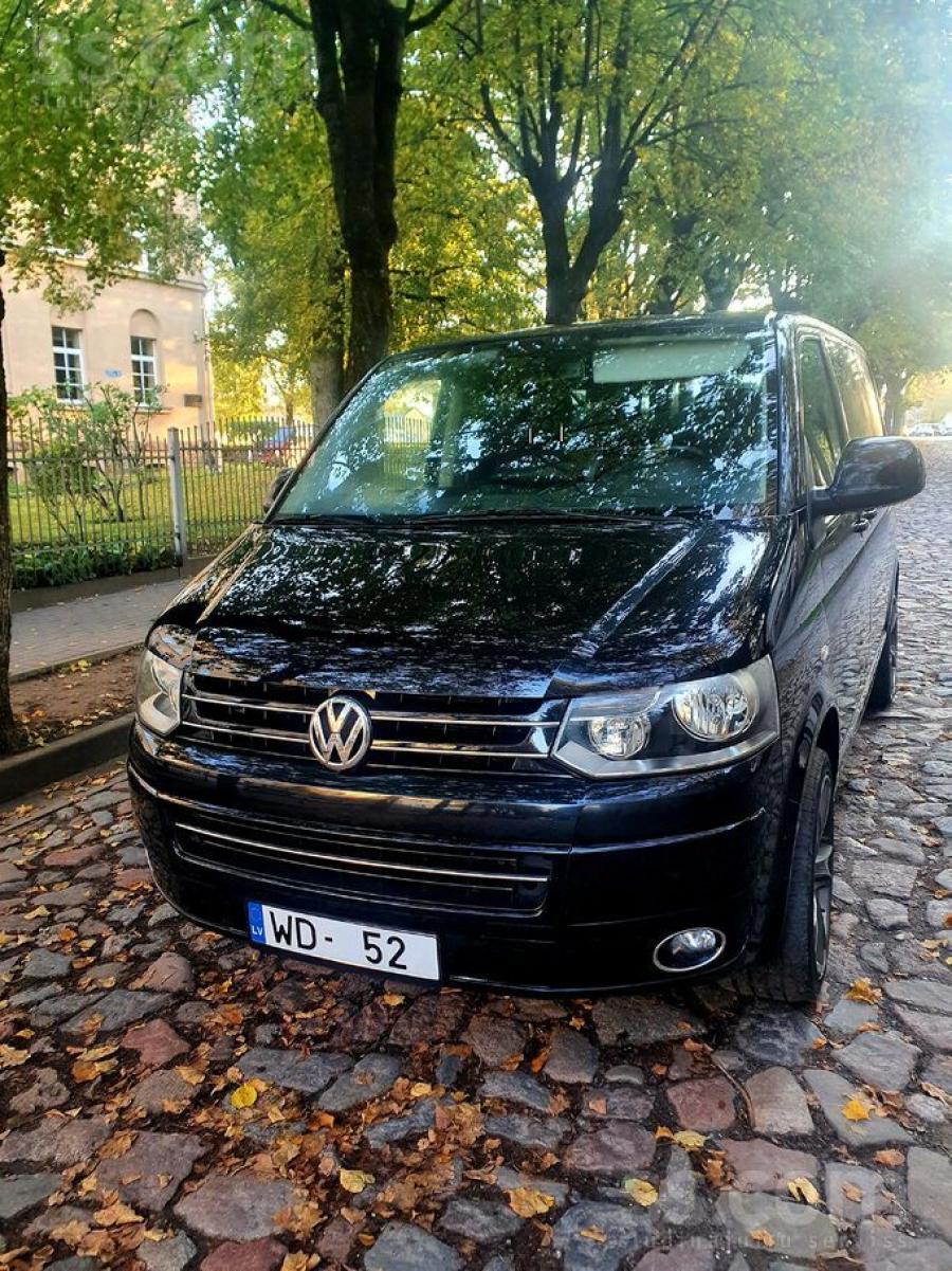 Melns Volkswagen Multivan 2013 Tukums, ar dzinēja tilpumu 2.00 L un nobraukumu 246 tūkst. km par 15500 €, foto 17 vietnē AUTOMOTO.COM.LV