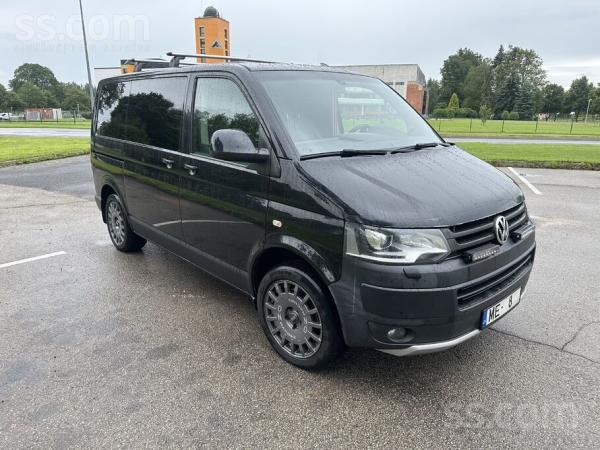 Black Volkswagen Multivan 2014 in Riga, with an engine capacity of 2.00 L and mileage of 210 thousand km for 27000 €, photo 2 on AUTOMOTO.COM.LV