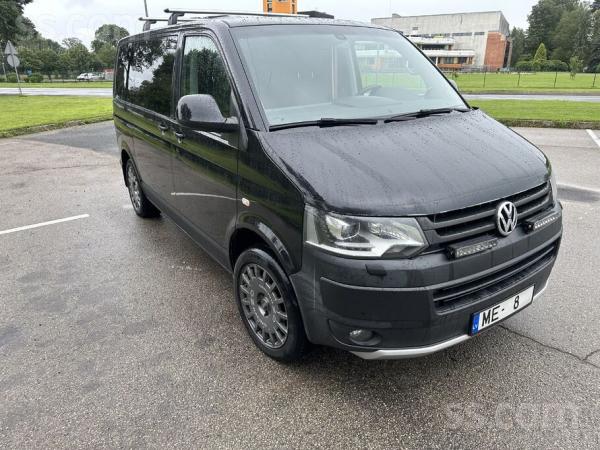 Black Volkswagen Multivan 2014 in Riga, with an engine capacity of 2.00 L and mileage of 224 thousand km for 23800 €, photo 5 on AUTOMOTO.COM.LV