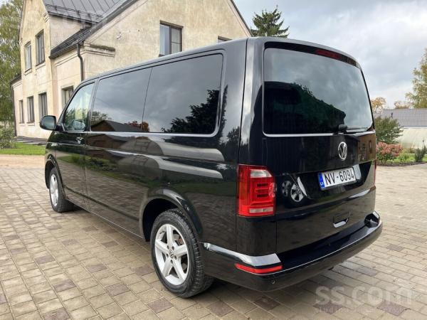 Black Volkswagen Multivan 2015 in Dobele, with an engine capacity of 2.00 L and mileage of 300 thousand km for 20500 €, photo 5 on AUTOMOTO.COM.LV
