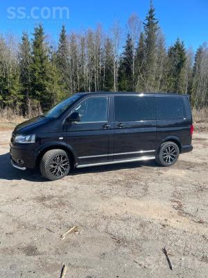 Melns Volkswagen Multivan 2015 Valmiera, ar dzinēja tilpumu 2.00 L un nobraukumu 199 tūkst. km par 21000 €, foto 4 vietnē AUTOMOTO.COM.LV