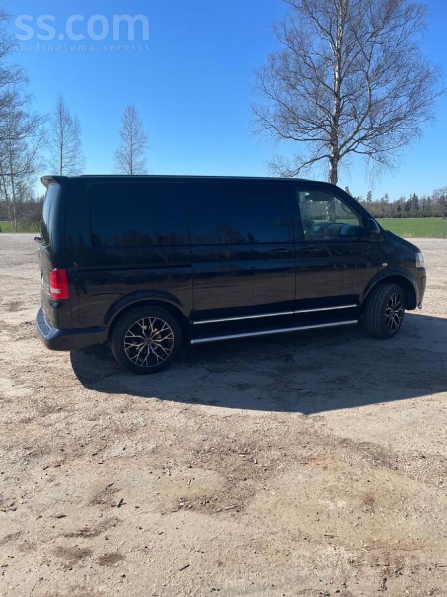 Melns Volkswagen Multivan 2015 Valmiera, ar dzinēja tilpumu 2.00 L un nobraukumu 199 tūkst. km par 21000 €, foto 5 vietnē AUTOMOTO.COM.LV