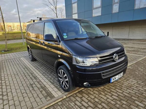 Black Volkswagen Multivan 2015 in Jekabpils, with an engine capacity of 2.00 L and mileage of 148 thousand km for 23900 €, photo 3 on AUTOMOTO.COM.LV