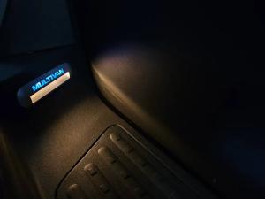Melns Volkswagen Multivan 2015 Jēkabpils, ar dzinēja tilpumu 2.00 L un nobraukumu 148 tūkst. km par 23900 €, foto 23 vietnē AUTOMOTO.COM.LV