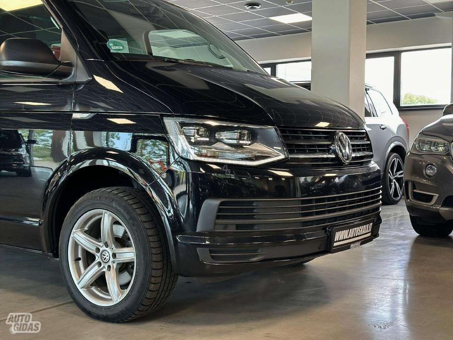 Melns Volkswagen Multivan 2017 Klaipėda, ar dzinēja tilpumu 2.00 L un nobraukumu 297 tūkst. km par 24900 €, foto 34 vietnē AUTOMOTO.COM.LV