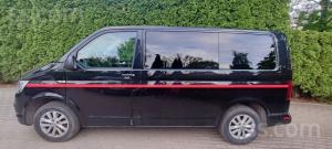 Black Volkswagen Multivan 2018 in Riga, with an engine capacity of 2.00 L and mileage of 144 thousand km for 29000 €, photo 4 on AUTOMOTO.COM.LV