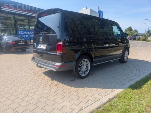 Melns Volkswagen Multivan 2018 Rīga, ar dzinēja tilpumu 2.00 L un nobraukumu 144 tūkst. km par 27700 €, foto 5 vietnē AUTOMOTO.COM.LV
