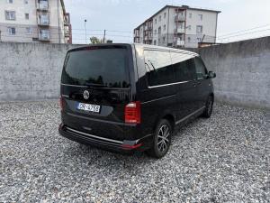 Black Volkswagen Multivan 2020 in Riga, with an engine capacity of 2.00 L and mileage of 165 thousand km for 30990 €, photo 5 on AUTOMOTO.COM.LV