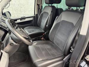 Black Volkswagen Multivan 2020 in Riga, with an engine capacity of 2.00 L and mileage of 165 thousand km for 30990 €, photo 9 on AUTOMOTO.COM.LV
